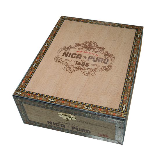 Nica Puro Cigars by Alec Bradley | Holt's Cigar Co.